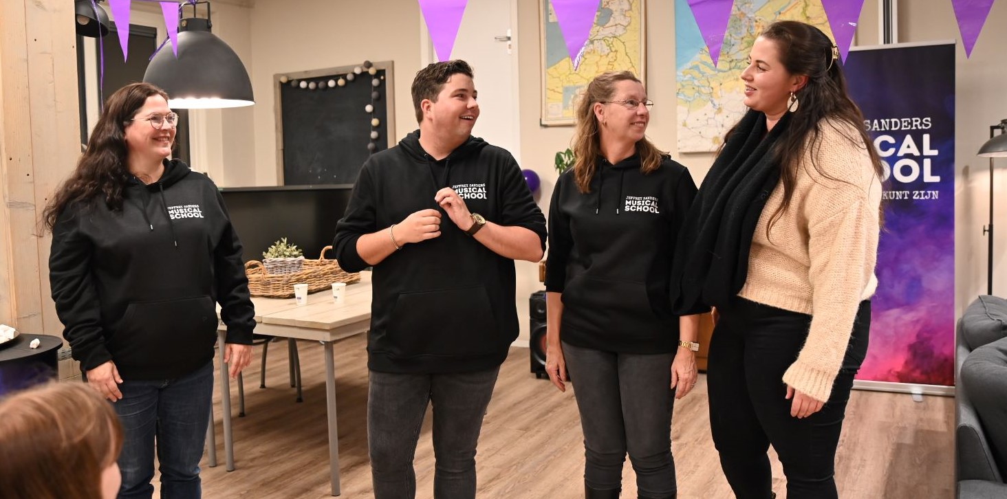 Eerste kennismaking jonge acteurs Jeffrey Sanders Musicalschool - Het ...