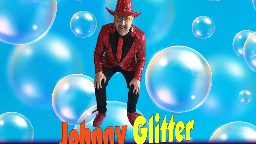 Doe mee in de nieuwe videoclip van Johnny Glitter - Het laatste nieuws dat je straks overal leest