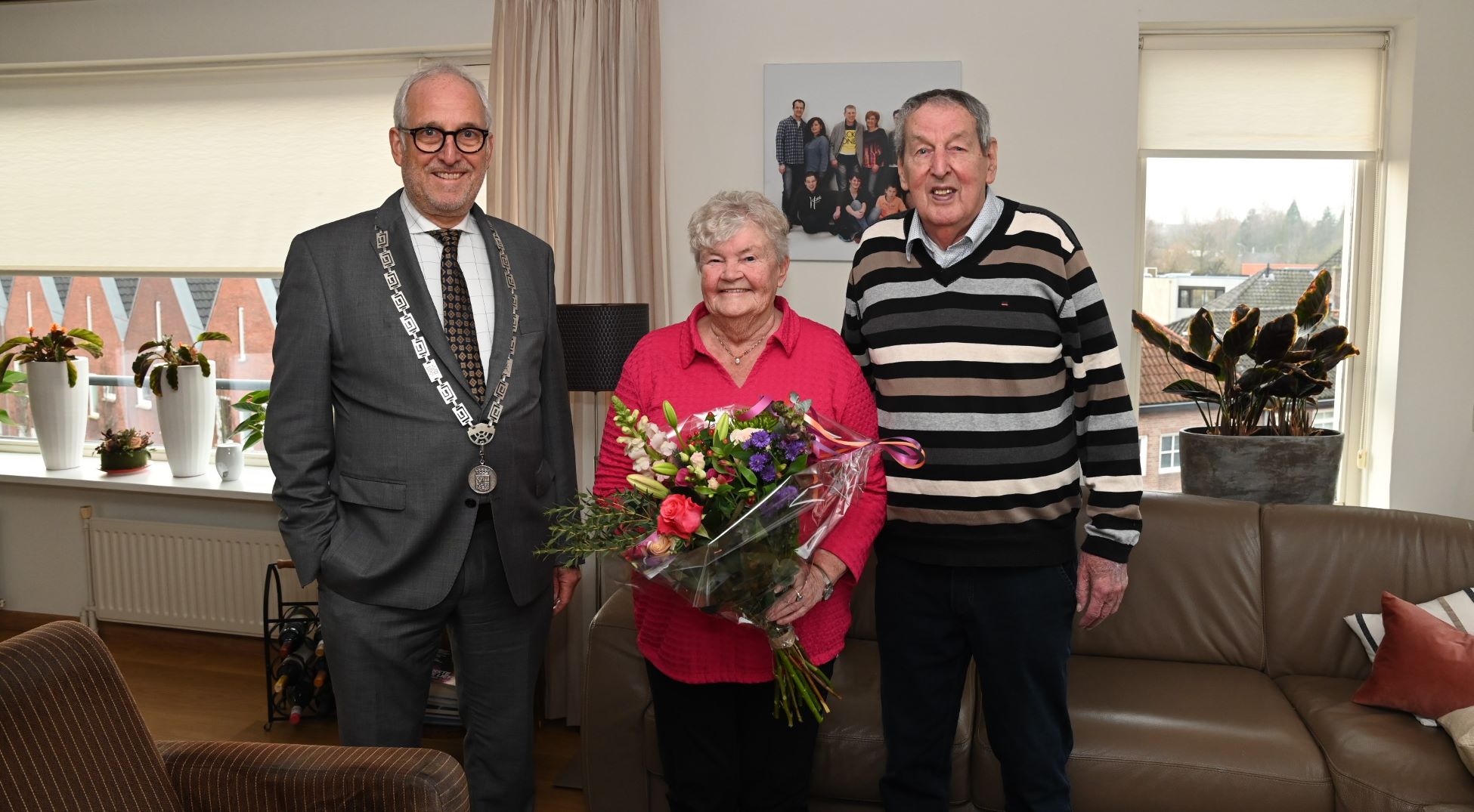 Echtpaar Van der Veer 60 jaar getrouwd - Oozo.nl