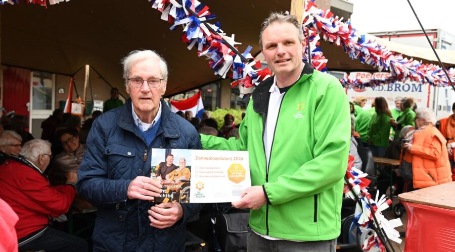 Journaallezer en bekende Hoevelaker Harmen Siezen overleden - Het ...
