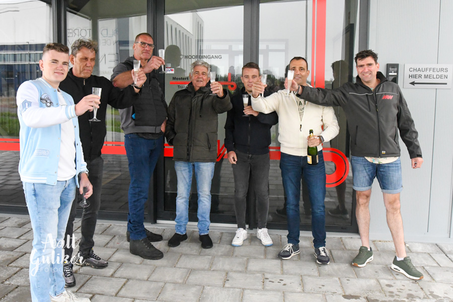 Johan Mostert verrast bij nieuw bedrijfspand - Het laatste nieuws dat ...