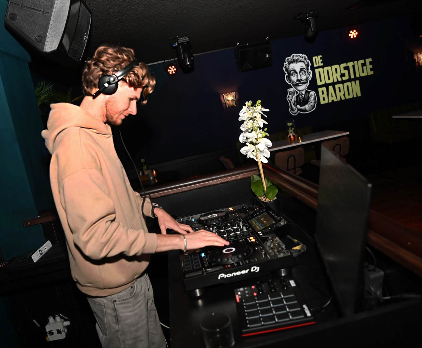 Nieuw Nijkerkse danscafé De Dorstige Baron geopend - Het laatste nieuws ...