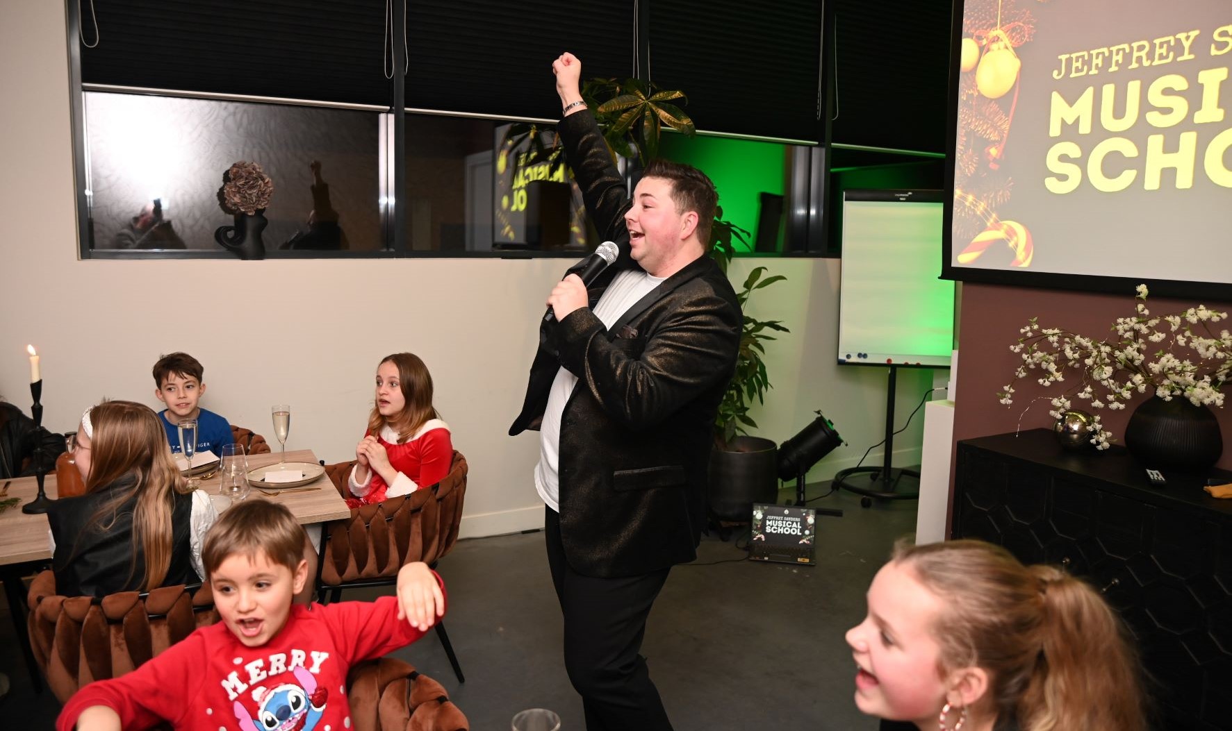 Jeffrey Sanders heeft tijdens kerstdiner groot nieuws over ...