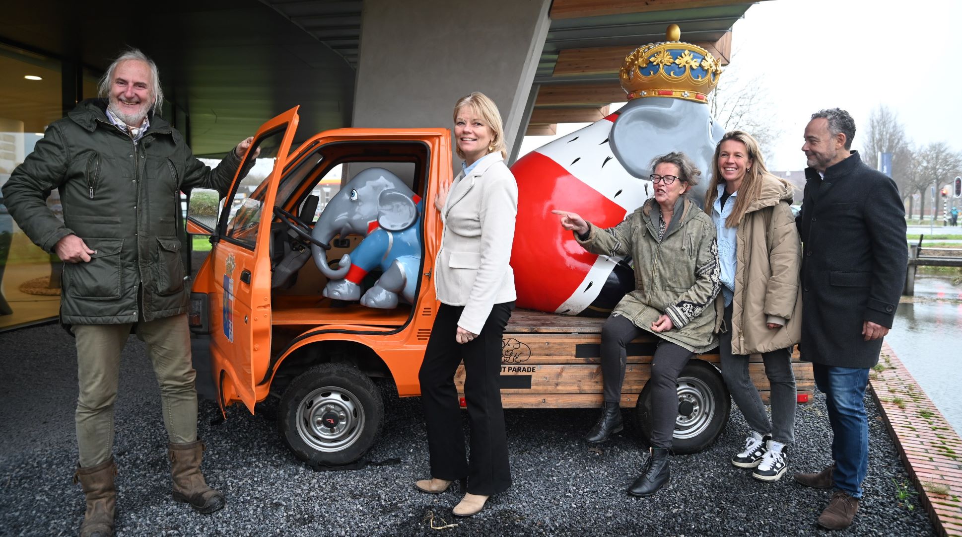 Onthulling eerste olifant in Nijkerk voor Olifantenparade 2025 - Het ...