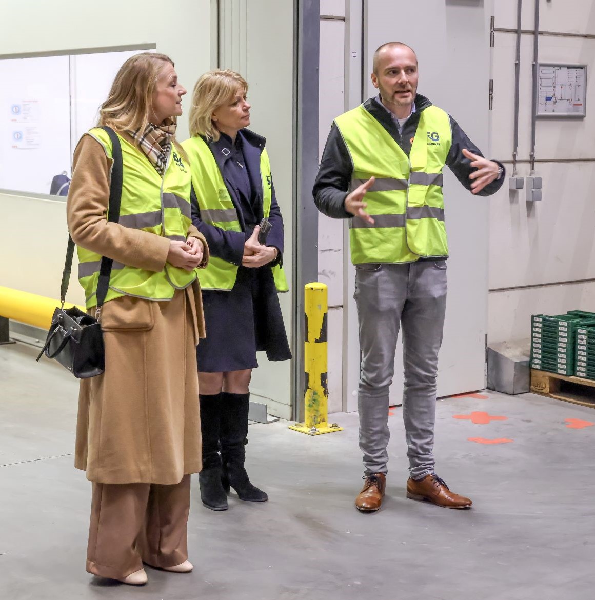 Burgemeester De Jonge en wethouder Klein bezoeken Bieze Food Group ...