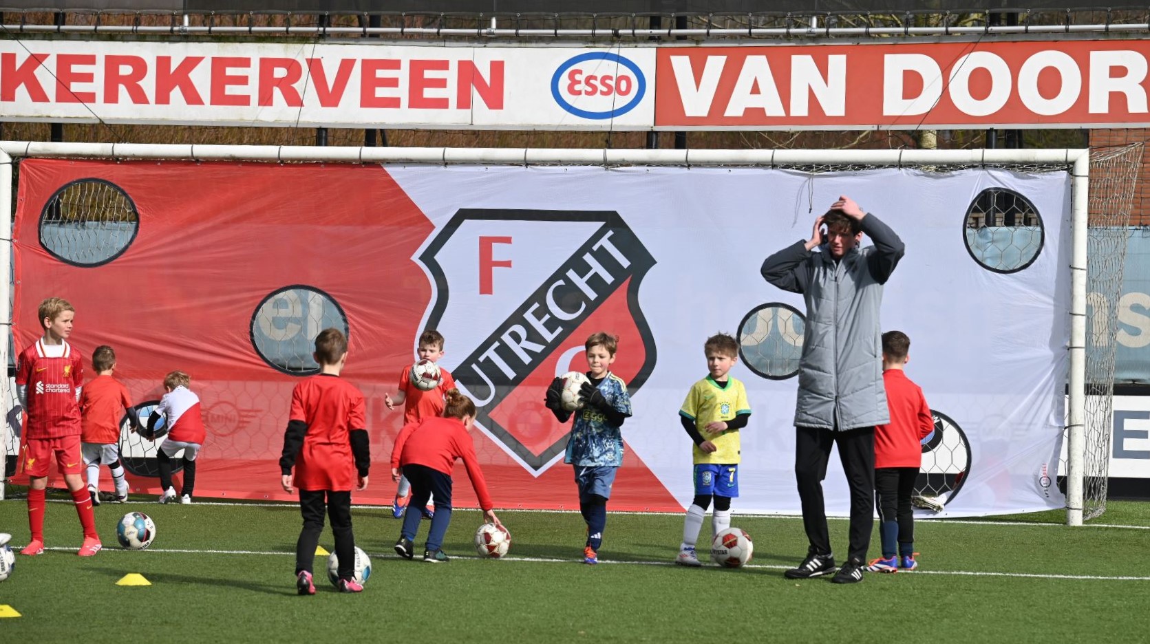 Voetbaldag van FC Utrecht bij Veensche Boys - De Veense Courant