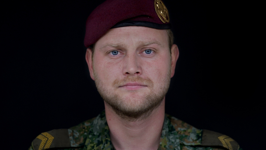Dennis van Dusschoten: 'Een uitzending voor Defensie vormt je als mens ...