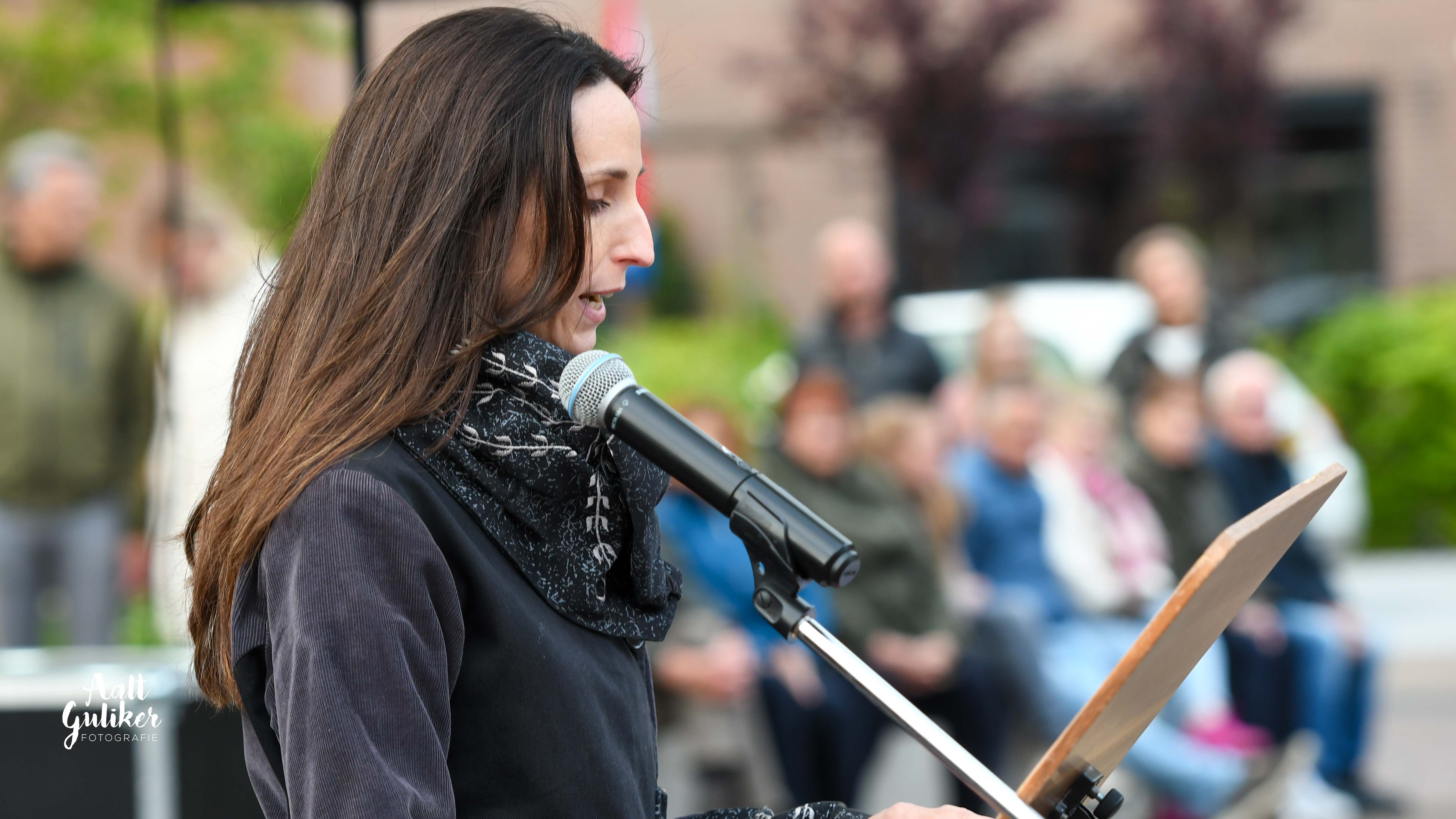 Katja van Meurs herdenkt in Nijkerkerveen: ‘De verhalen moeten levend ...