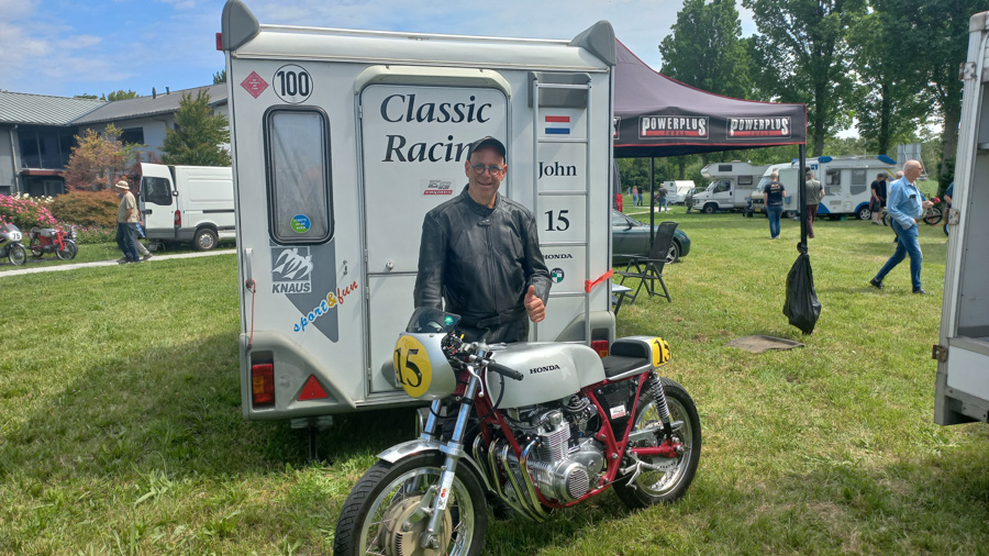 Succesvolle seizoensstart voor John Steenbeek in classic wegrace ...