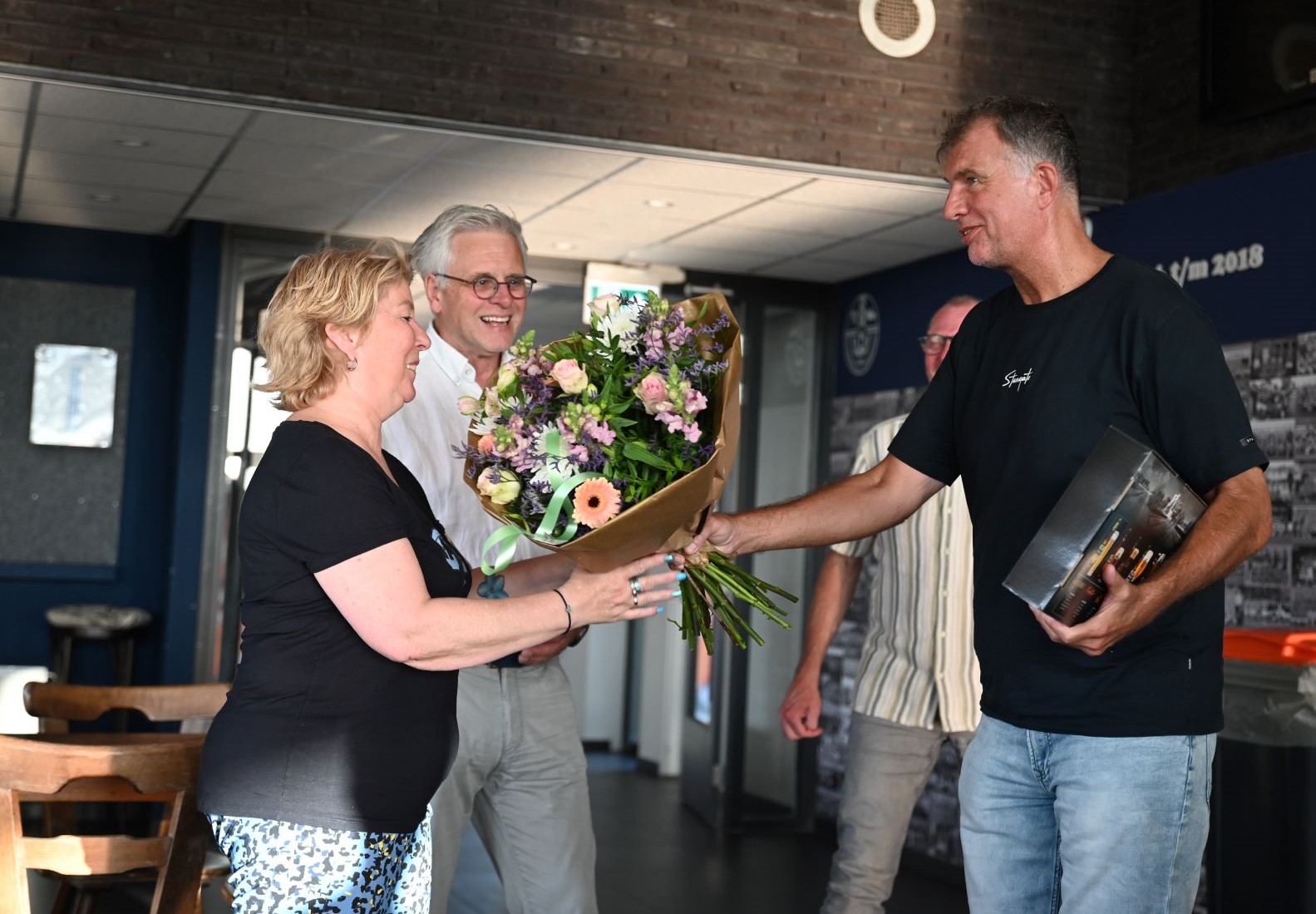 Bertus en Marjo Hartog nemen afscheid van kantine Veensche Boys - Het ...