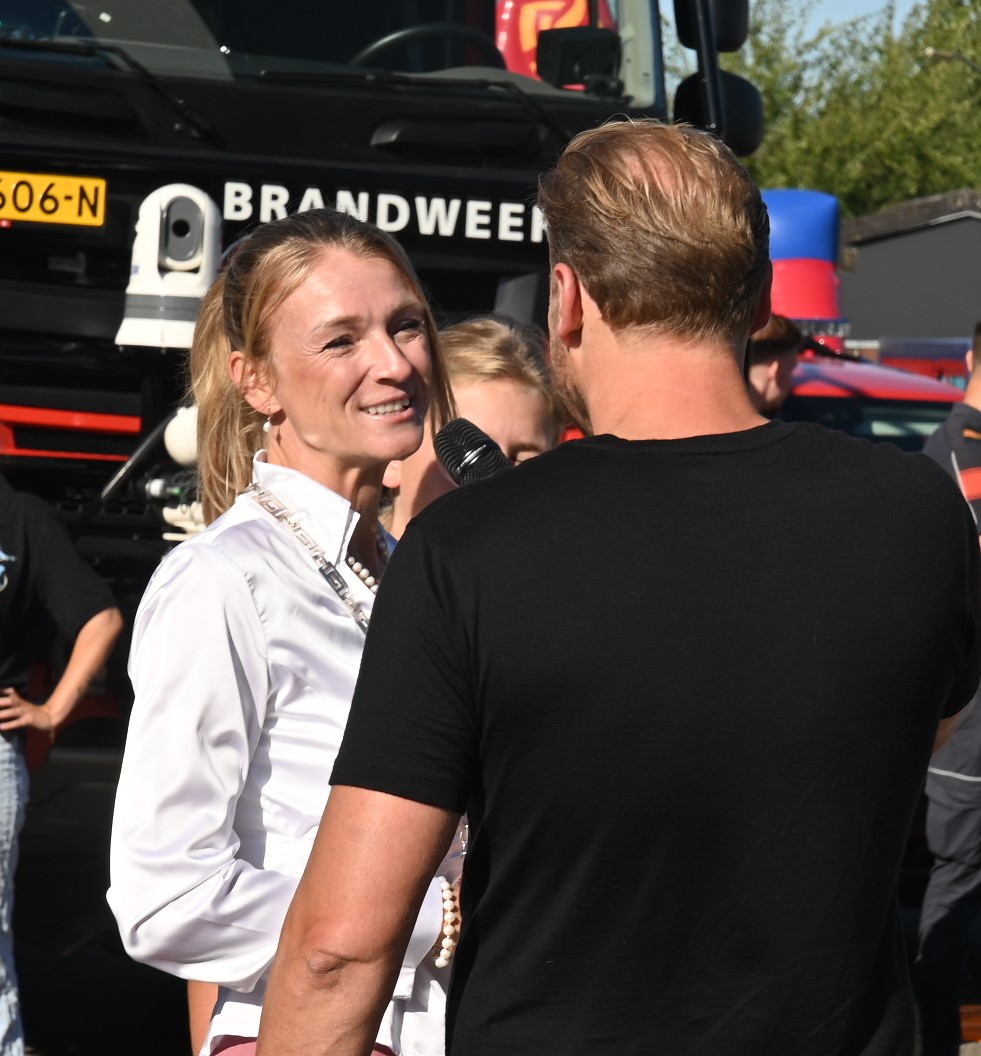 DJ Tim Klijn en burgemeester De Jonge openen Brandweer-dag Nijkerk - De ...