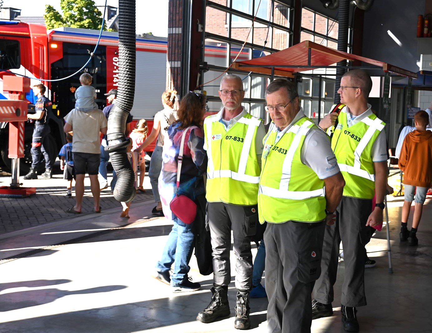 DJ Tim Klijn en burgemeester De Jonge openen Brandweer-dag Nijkerk ...