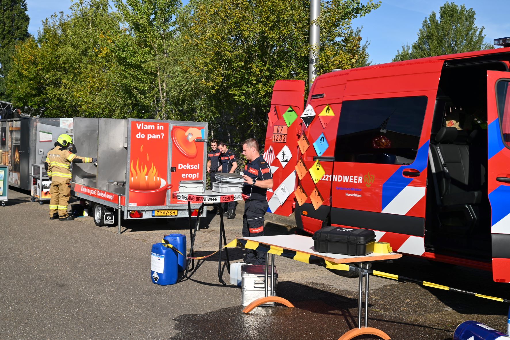 DJ Tim Klijn en burgemeester De Jonge openen Brandweer-dag Nijkerk - De ...