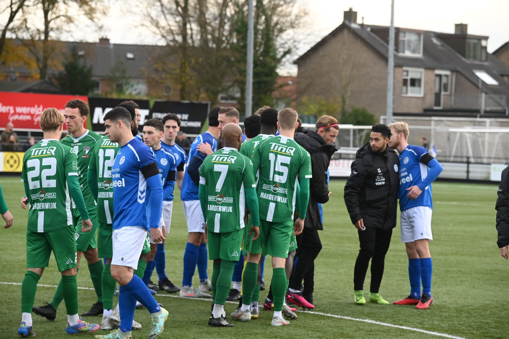 Emotioneel moment bij Veensche Boys ter nagedachtenis aan Lars - Het ...