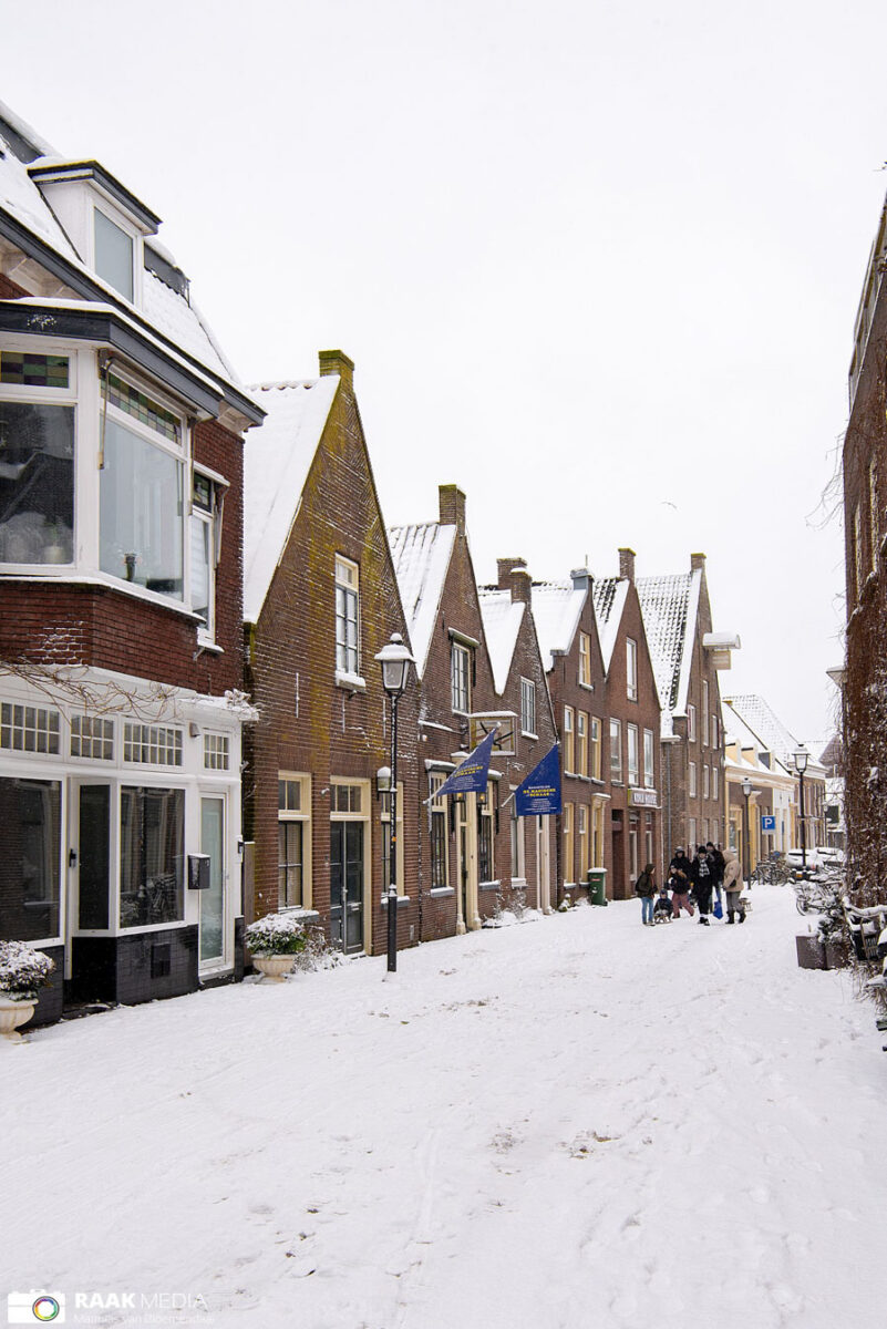 De schoonheid van verse sneeuw in Nijkerk vastgelegd - Het laatste ...
