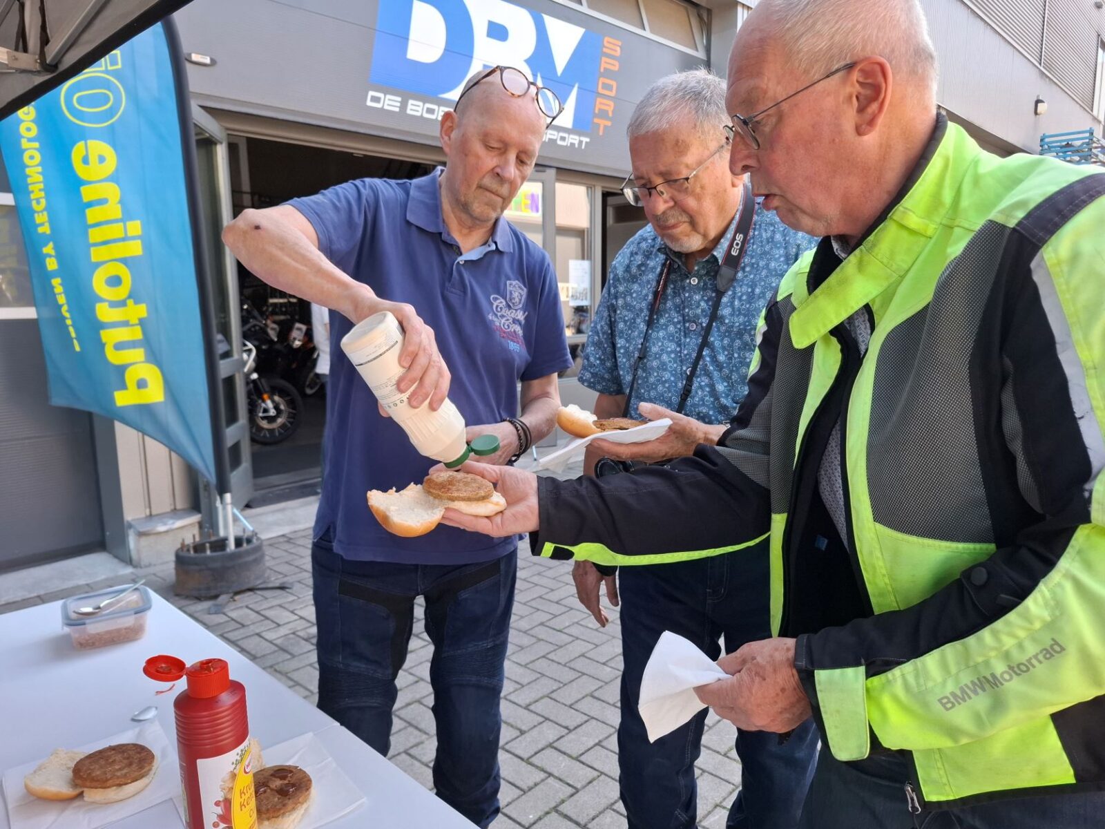Hamburger boven Holland - De Veense Courant
